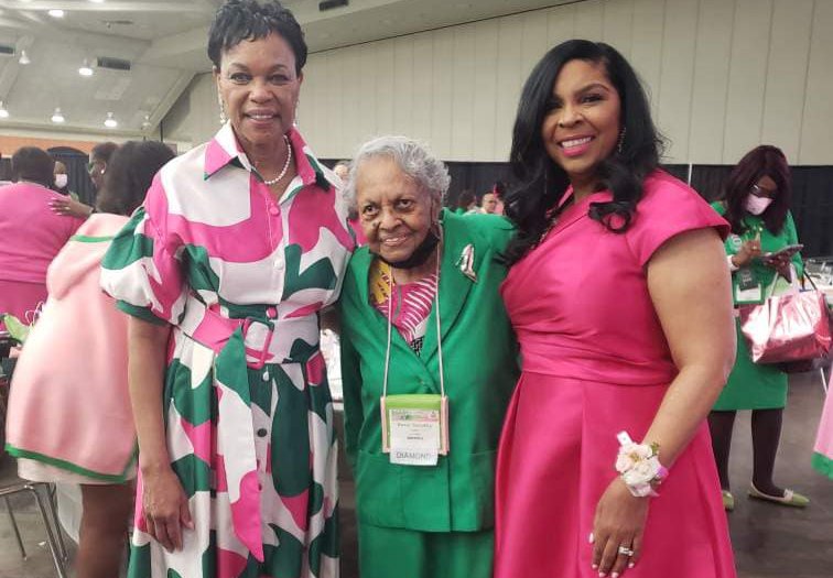 CUT-6_-Tau-made-AKA-Regional-Director-Mary-Bentley-LaMar-left-with-105 ...