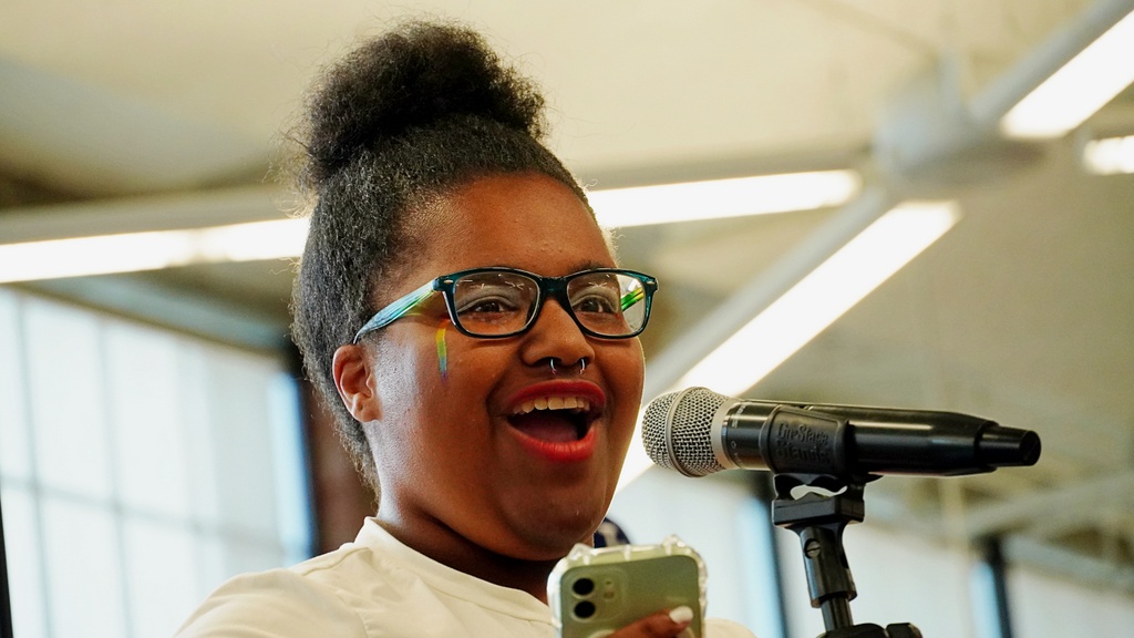 6. Black Rose stepped to the mic with confidence. | AFRO American ...