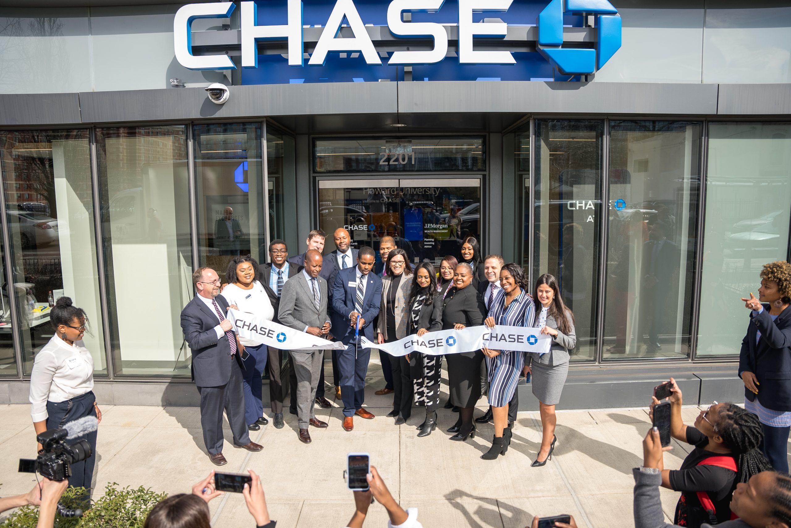 Howard University opens first JPMorgan Chase campus branch in the ...