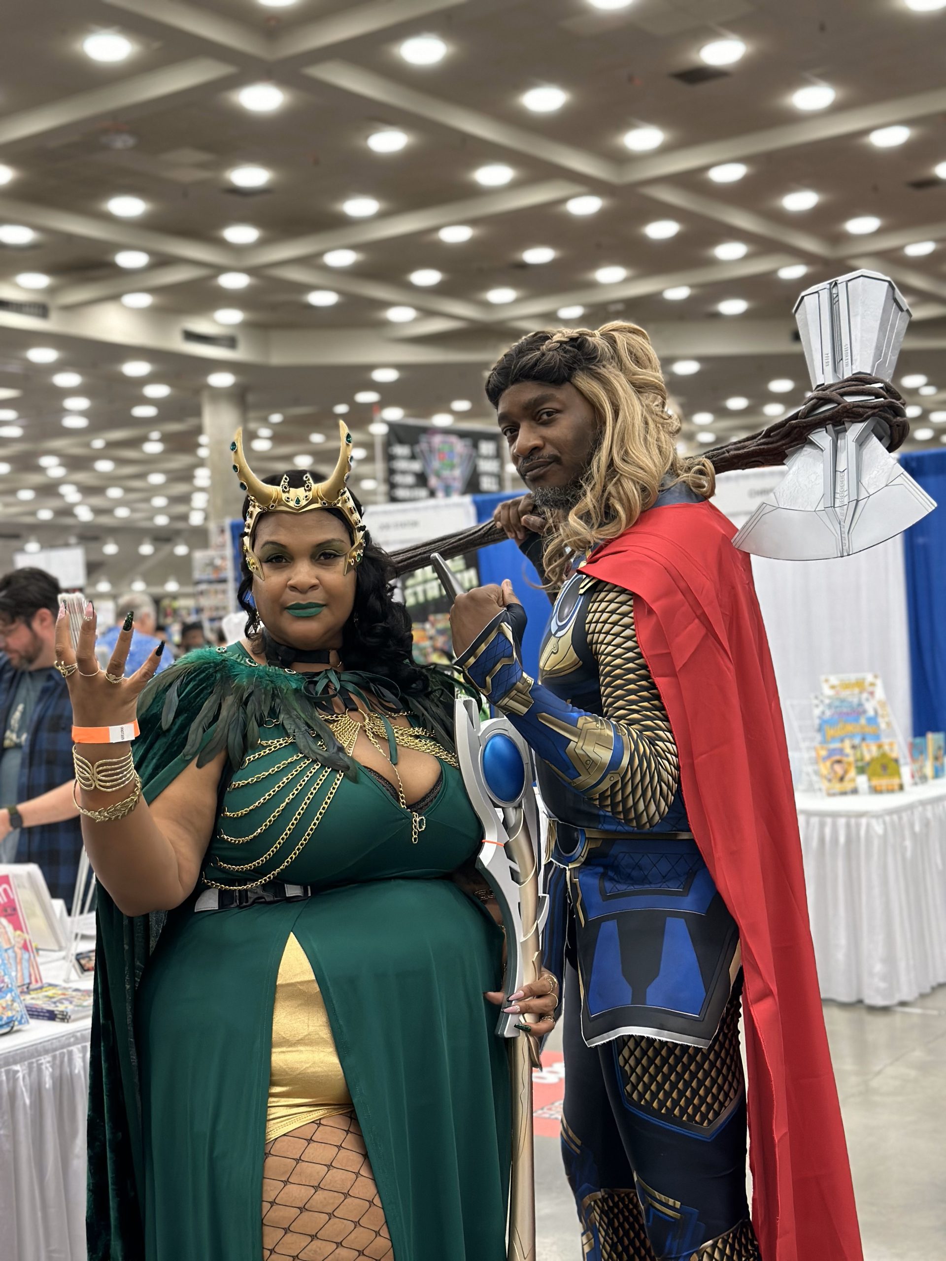 Cut 3_ Farrah Jones and Michael Thurston attends the Baltimore Comic ...