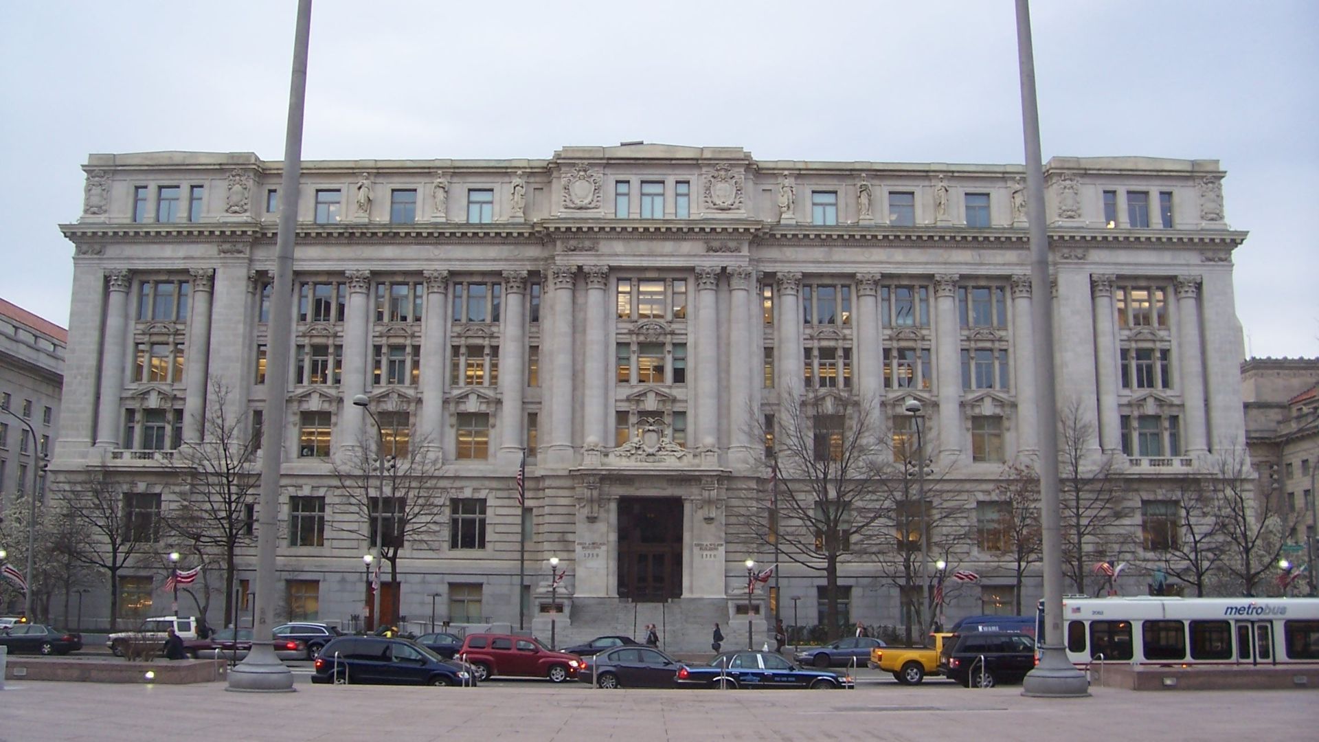 D.C. leadership freezes hiring and pay increases to offset budget gap ...